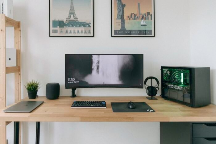 7 U Shaped Gaming Desks That Will Make You Want To Upgrade Your Home ...